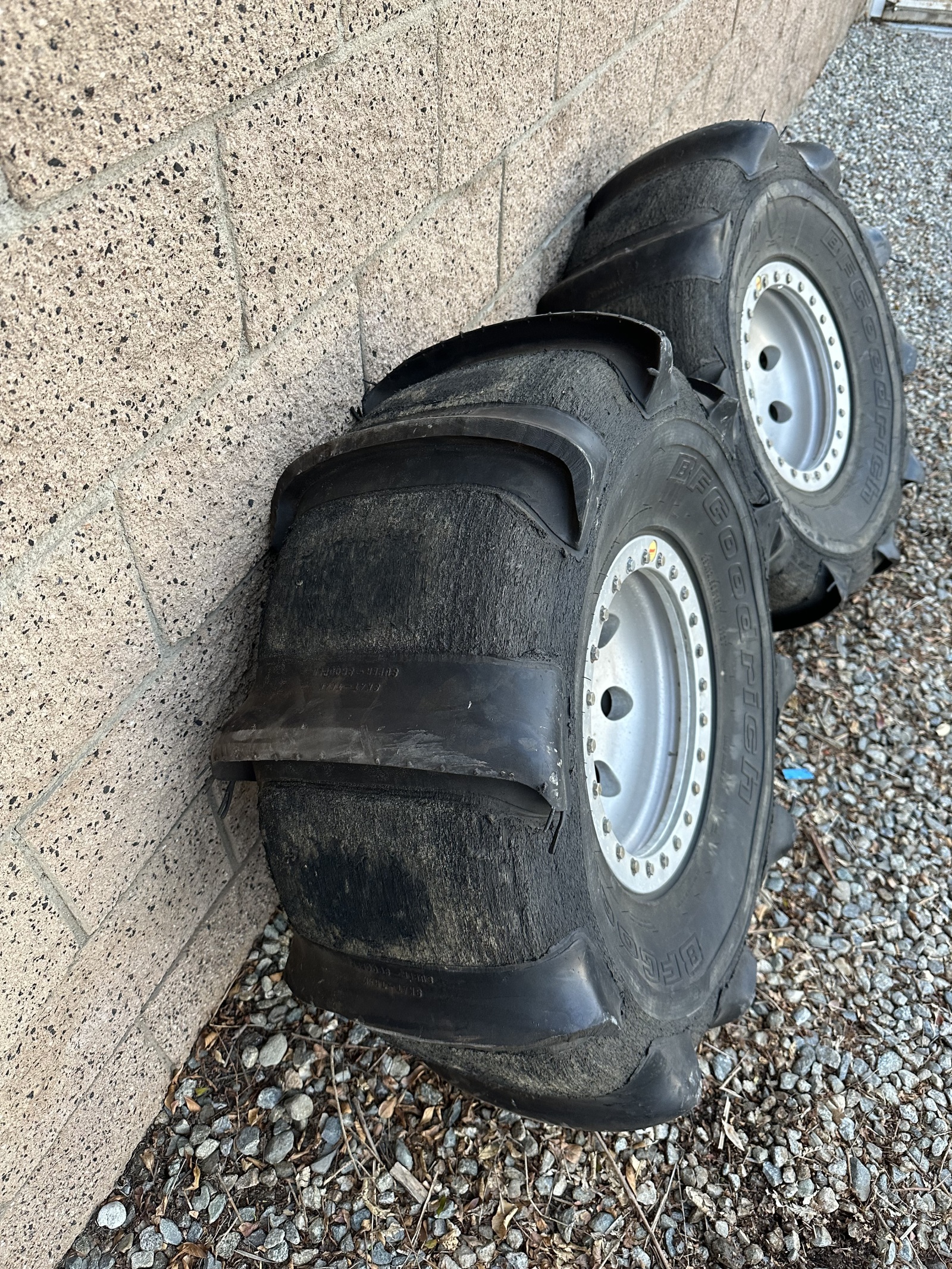 Truck or buggy paddle tires