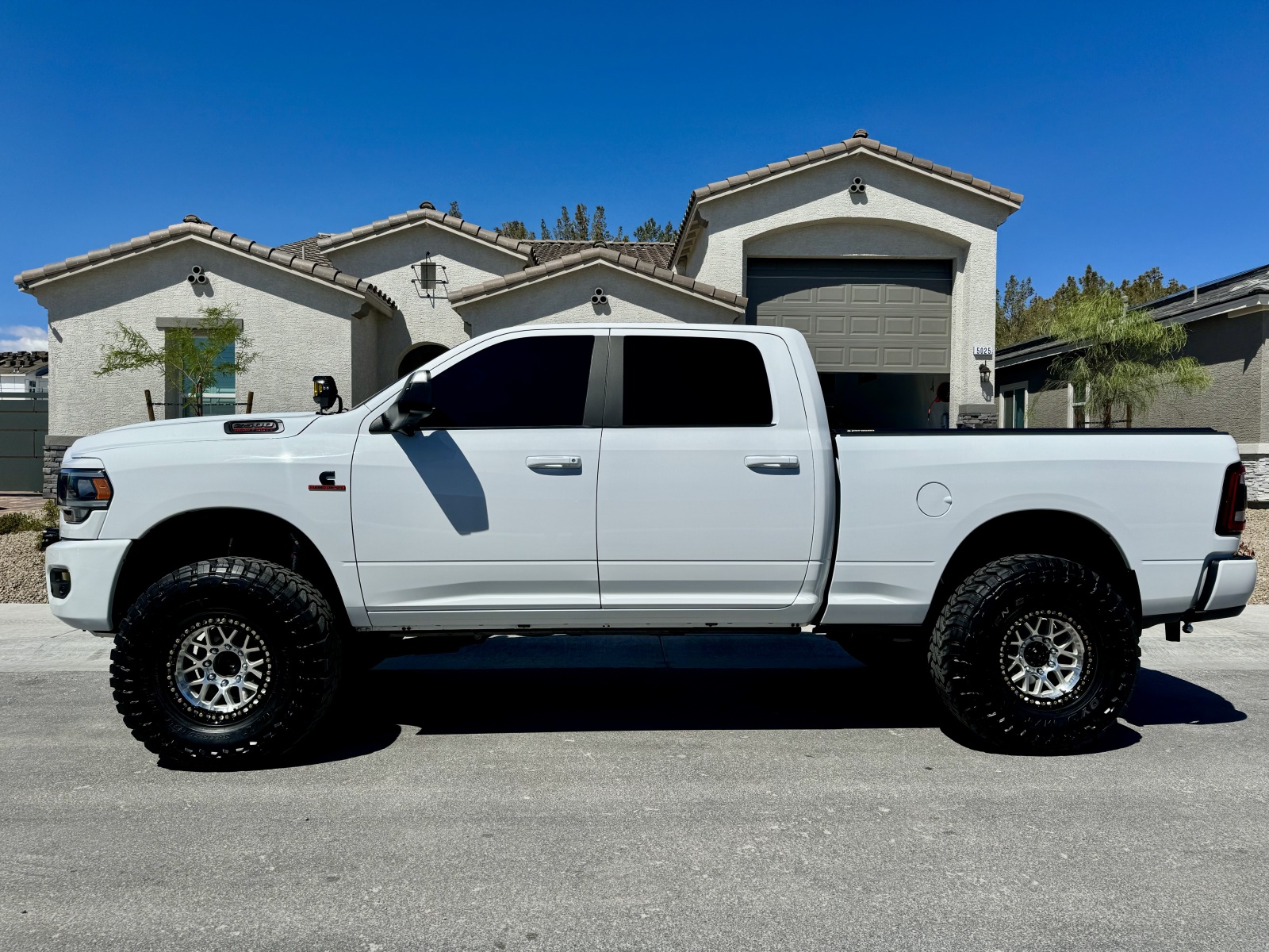 2020 Ram 2500 LOW MILES / Tasteful Mods