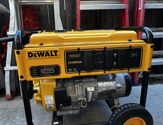 Dewalt 8125/6500Watt gas generator